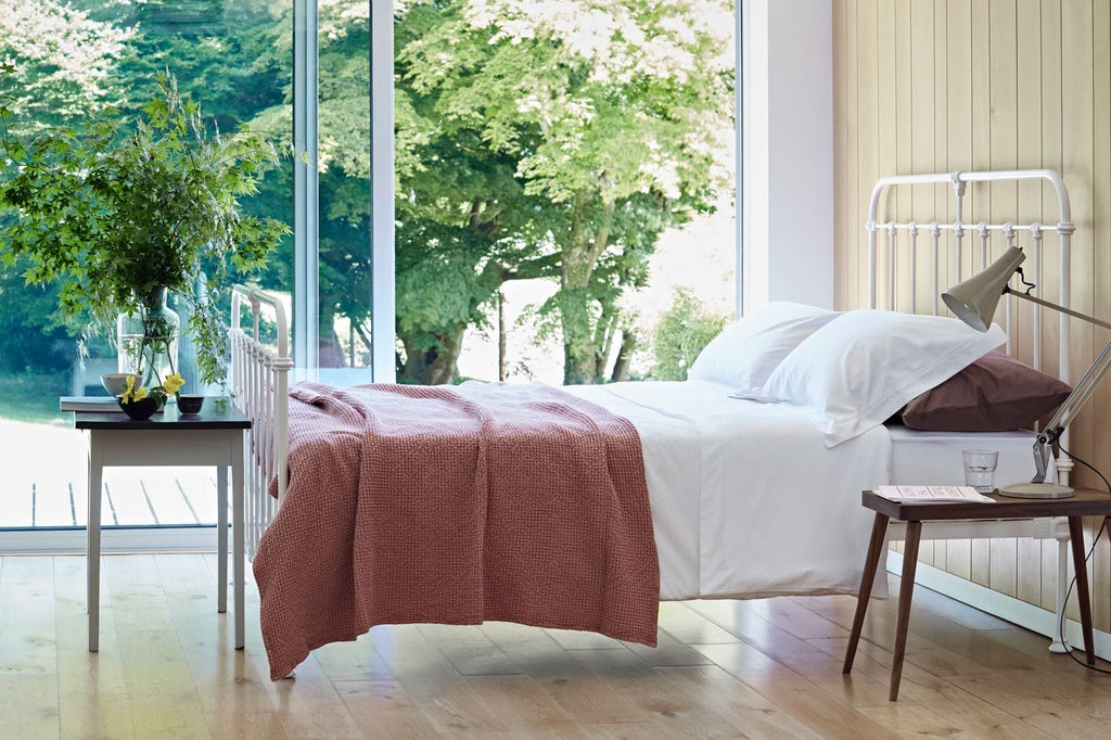 Antique Reproduction Victorian Metal Bed With Traditional Fixings ...